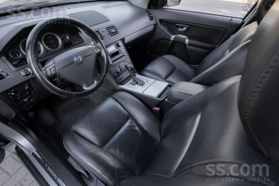 Pelēks Volvo XC90 2013 Jelgava, ar dzinēja tilpumu 2.40 L un nobraukumu 295 tūkst. km par 12500 €, foto 18 vietnē AUTOMOTO.COM.LV