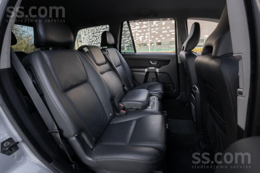 Pelēks Volvo XC90 2013 Jelgava, ar dzinēja tilpumu 2.40 L un nobraukumu 295 tūkst. km par 12500 €, foto 22 vietnē AUTOMOTO.COM.LV