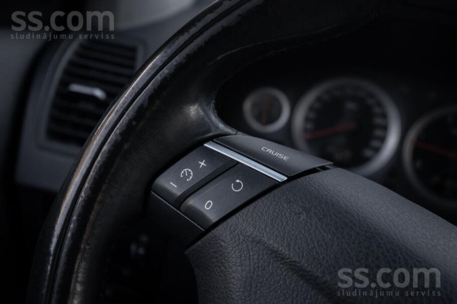 Pelēks Volvo XC90 2013 Jelgava, ar dzinēja tilpumu 2.40 L un nobraukumu 295 tūkst. km par 12500 €, foto 28 vietnē AUTOMOTO.COM.LV