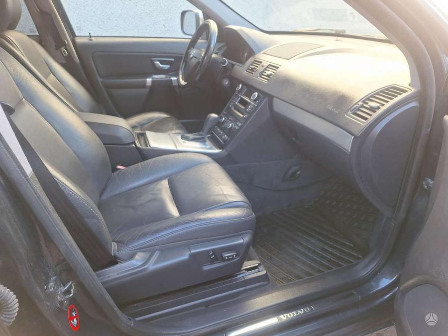 Pelēks Volvo XC90 2013 Šauļi, ar dzinēja tilpumu 3.19 L un nobraukumu 212 tūkst. km par 6900 €, foto 17 vietnē AUTOMOTO.COM.LV