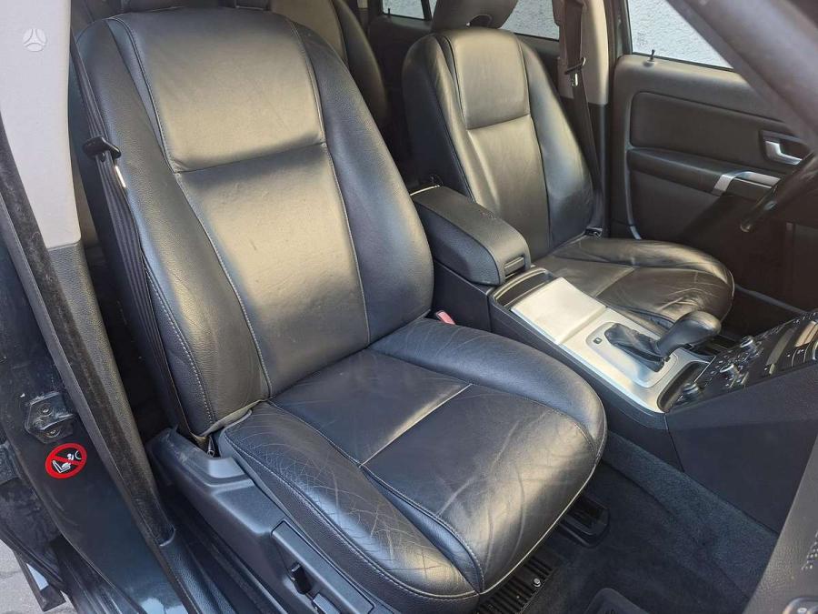 Pelēks Volvo XC90 2013 Šauļi, ar dzinēja tilpumu 3.19 L un nobraukumu 212 tūkst. km par 6900 €, foto 18 vietnē AUTOMOTO.COM.LV