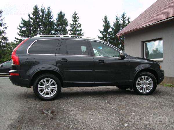 Grey Volvo XC90 2013 in Riga, with an engine capacity of 2.40 L and mileage of 0 thousand km for 13950 €, photo 4 on AUTOMOTO.COM.LV