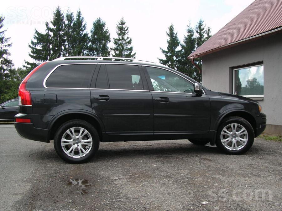 Grey Volvo XC90 2013 in Riga, with an engine capacity of 2.40 L and mileage of 0 thousand km for 13950 €, photo 4 on AUTOMOTO.COM.LV