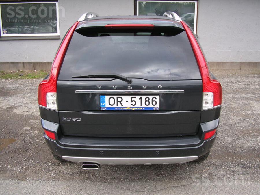 Grey Volvo XC90 2013 in Riga, with an engine capacity of 2.40 L and mileage of 0 thousand km for 13950 €, photo 7 on AUTOMOTO.COM.LV
