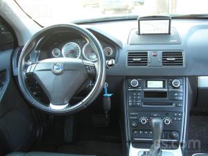 Grey Volvo XC90 2013 in Riga, with an engine capacity of 2.40 L and mileage of 0 thousand km for 13950 €, photo 15 on AUTOMOTO.COM.LV