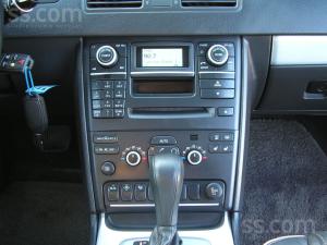 Grey Volvo XC90 2013 in Riga, with an engine capacity of 2.40 L and mileage of 0 thousand km for 13950 €, photo 17 on AUTOMOTO.COM.LV
