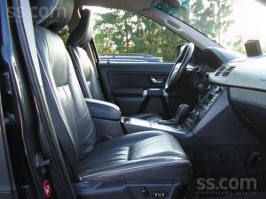 Grey Volvo XC90 2013 in Riga, with an engine capacity of 2.40 L and mileage of 0 thousand km for 13950 €, photo 27 on AUTOMOTO.COM.LV
