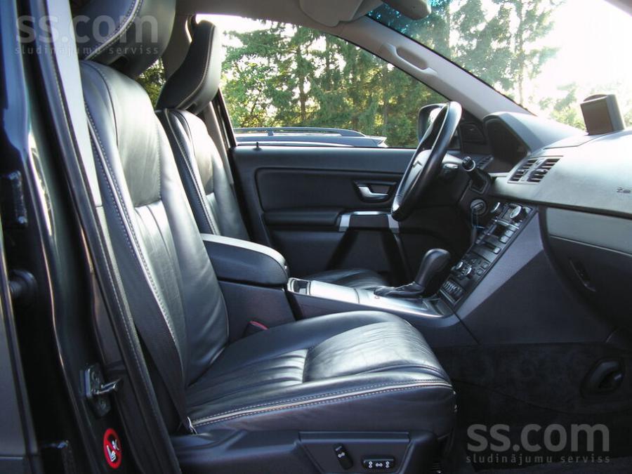 Grey Volvo XC90 2013 in Riga, with an engine capacity of 2.40 L and mileage of 0 thousand km for 13950 €, photo 27 on AUTOMOTO.COM.LV