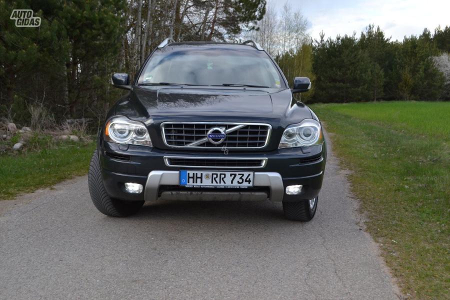 Grey Volvo XC90 2014 in Vilnius, with an engine capacity of 2.40 L and mileage of 294 thousand km for 11950 €, photo 4 on AUTOMOTO.COM.LV