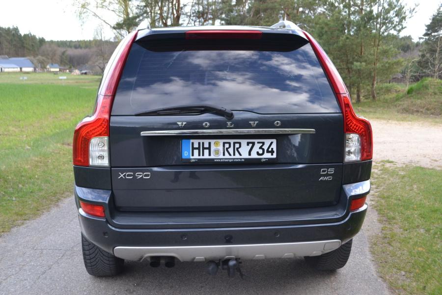 Grey Volvo XC90 2014 in Vilnius, with an engine capacity of 2.40 L and mileage of 294 thousand km for 11950 €, photo 7 on AUTOMOTO.COM.LV