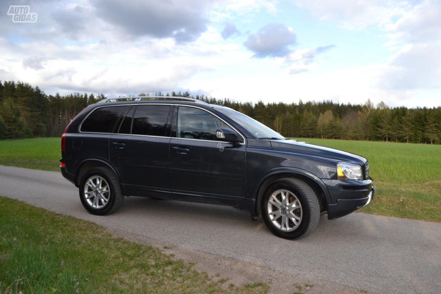 Grey Volvo XC90 2014 in Vilnius, with an engine capacity of 2.40 L and mileage of 294 thousand km for 11950 €, photo 10 on AUTOMOTO.COM.LV