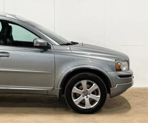Grey Volvo XC90 2014 in Jurmala, with an engine capacity of 2.40 L and mileage of 204 thousand km for 13990 €, photo 15 on AUTOMOTO.COM.LV