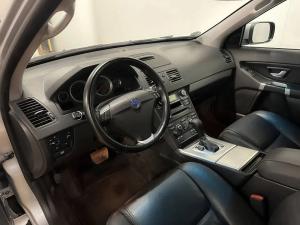 Grey Volvo XC90 2014 in Jurmala, with an engine capacity of 2.40 L and mileage of 204 thousand km for 13990 €, photo 22 on AUTOMOTO.COM.LV