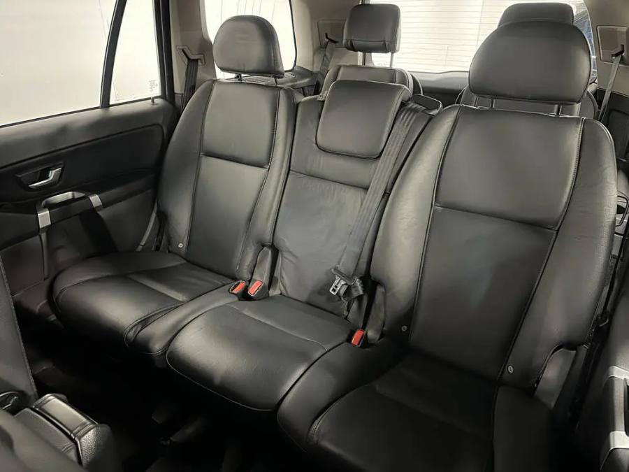 Grey Volvo XC90 2014 in Jurmala, with an engine capacity of 2.40 L and mileage of 204 thousand km for 13990 €, photo 28 on AUTOMOTO.COM.LV