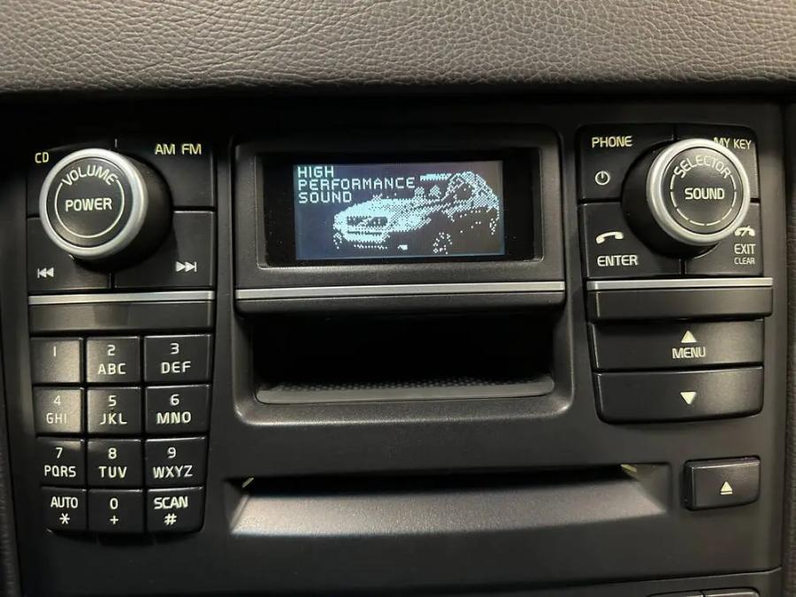 Grey Volvo XC90 2014 in Jurmala, with an engine capacity of 2.40 L and mileage of 204 thousand km for 13990 €, photo 33 on AUTOMOTO.COM.LV