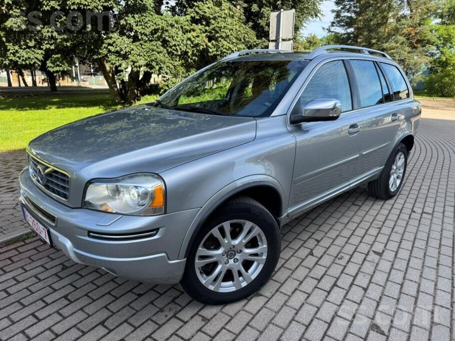 Grey Volvo XC90 2014 in Ogre, with an engine capacity of 2.40 L and mileage of 198 thousand km for 13280 €, photo 1 on AUTOMOTO.COM.LV