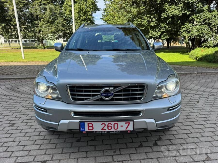 Grey Volvo XC90 2014 in Ogre, with an engine capacity of 2.40 L and mileage of 198 thousand km for 13280 €, photo 3 on AUTOMOTO.COM.LV