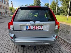 Grey Volvo XC90 2014 in Ogre, with an engine capacity of 2.40 L and mileage of 198 thousand km for 13280 €, photo 8 on AUTOMOTO.COM.LV