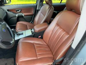 Grey Volvo XC90 2014 in Ogre, with an engine capacity of 2.40 L and mileage of 198 thousand km for 13280 €, photo 28 on AUTOMOTO.COM.LV