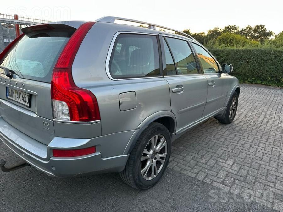 Grey Volvo XC90 2014 in Ogre, with an engine capacity of 2.40 L and mileage of 198 thousand km for 13280 €, photo 34 on AUTOMOTO.COM.LV