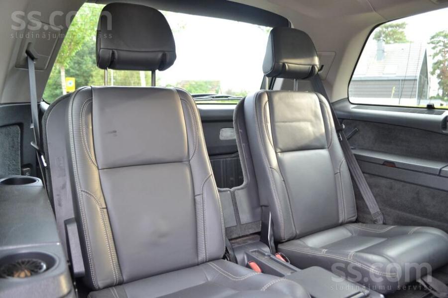 Grey Volvo XC90 2014 in Jurmala, with an engine capacity of 2.40 L and mileage of 271 thousand km for 12200 €, photo 15 on AUTOMOTO.COM.LV