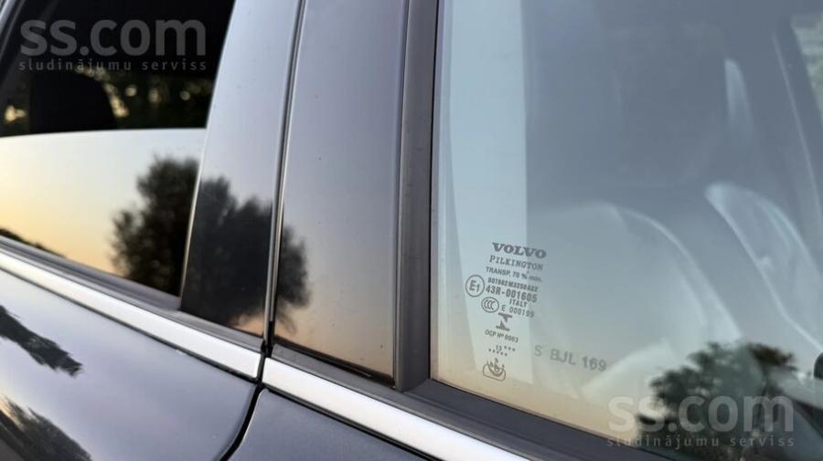 Grey Volvo XC90 2014 in Jurmala, with an engine capacity of 2.40 L and mileage of 271 thousand km for 12200 €, photo 19 on AUTOMOTO.COM.LV