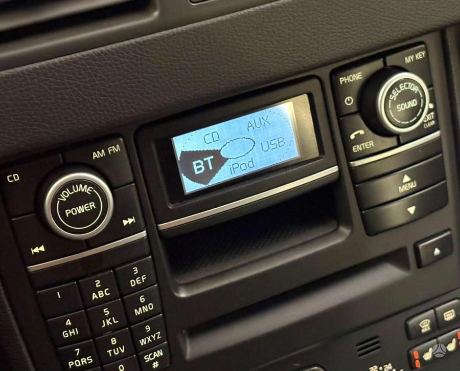 Pelēks Volvo XC90 2014 Marijampole, ar dzinēja tilpumu 2.40 L un nobraukumu 270 tūkst. km par 12750 €, foto 5 vietnē AUTOMOTO.COM.LV