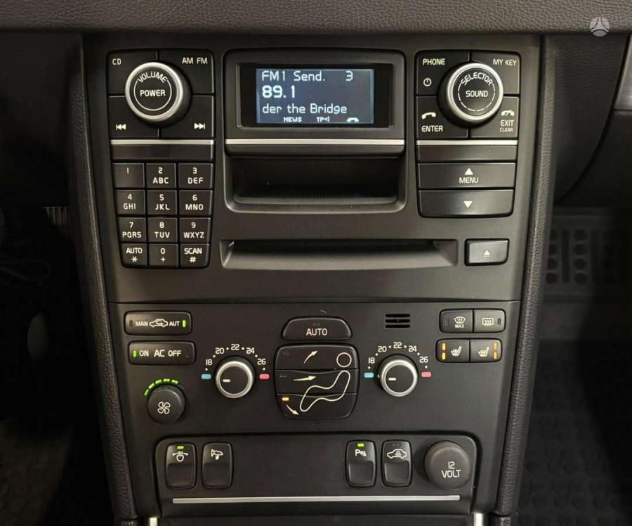 Pelēks Volvo XC90 2014 Marijampole, ar dzinēja tilpumu 2.40 L un nobraukumu 270 tūkst. km par 12750 €, foto 10 vietnē AUTOMOTO.COM.LV