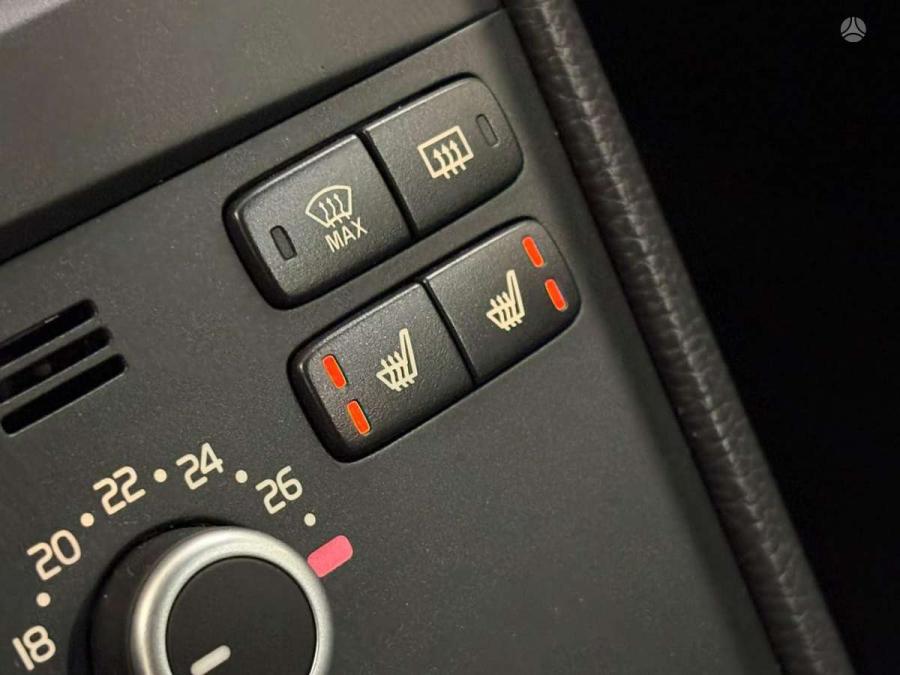 Pelēks Volvo XC90 2014 Marijampole, ar dzinēja tilpumu 2.40 L un nobraukumu 270 tūkst. km par 12750 €, foto 11 vietnē AUTOMOTO.COM.LV