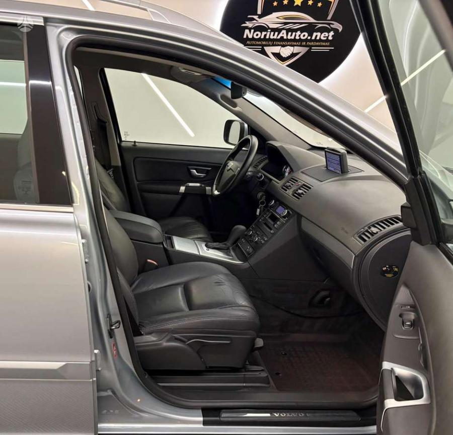 Pelēks Volvo XC90 2014 Marijampole, ar dzinēja tilpumu 2.40 L un nobraukumu 270 tūkst. km par 12750 €, foto 15 vietnē AUTOMOTO.COM.LV
