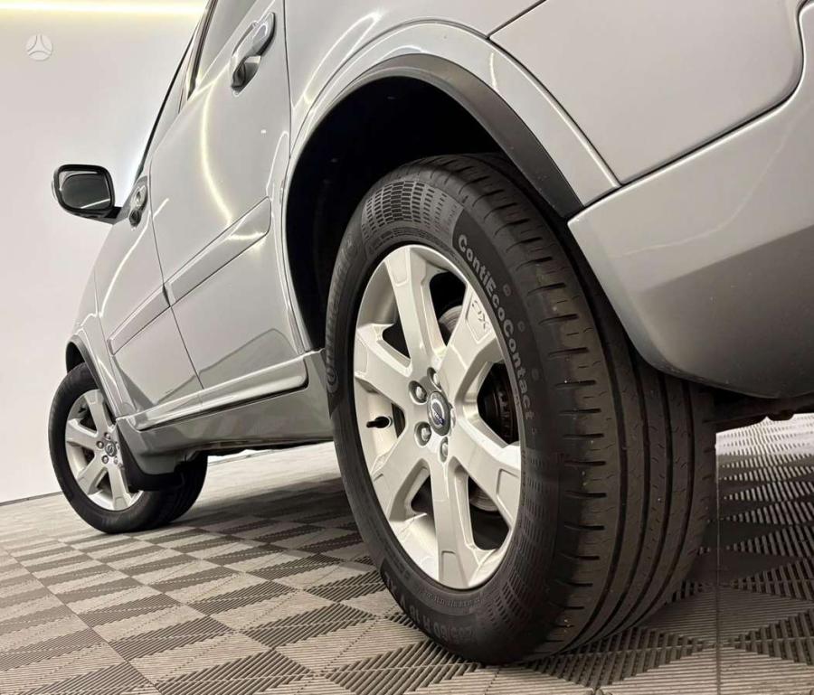Pelēks Volvo XC90 2014 Marijampole, ar dzinēja tilpumu 2.40 L un nobraukumu 270 tūkst. km par 12750 €, foto 21 vietnē AUTOMOTO.COM.LV