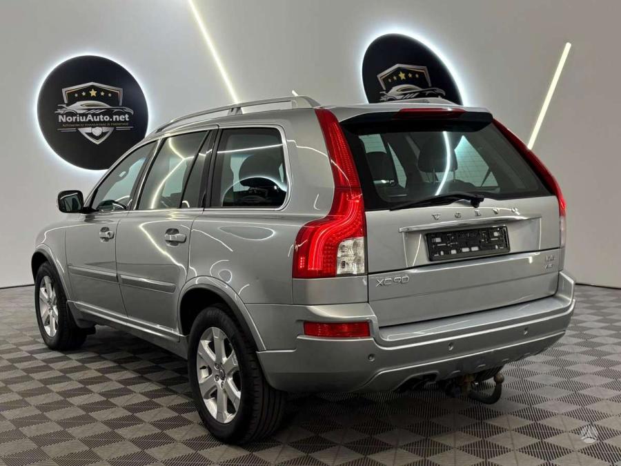 Pelēks Volvo XC90 2014 Marijampole, ar dzinēja tilpumu 2.40 L un nobraukumu 270 tūkst. km par 12750 €, foto 30 vietnē AUTOMOTO.COM.LV