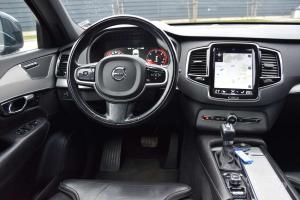 Grey Volvo XC90 2015 in Vilnius, with an engine capacity of 1.97 L and mileage of 333 thousand km for 17699 €, photo 18 on AUTOMOTO.COM.LV