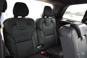 Grey Volvo XC90 2015 in Vilnius, with an engine capacity of 1.97 L and mileage of 333 thousand km for 17699 €, photo 23 on AUTOMOTO.COM.LV