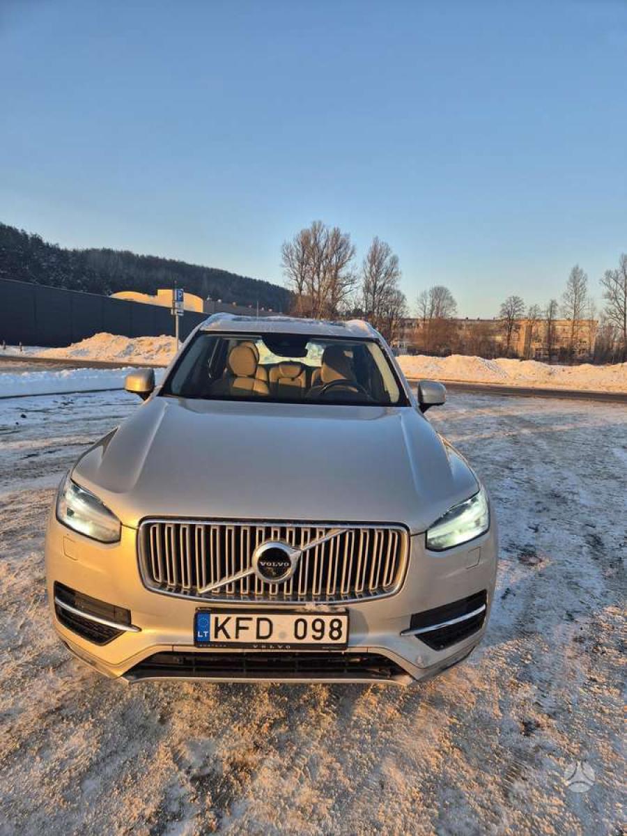 Grey Volvo XC90 2015 in Vilnius, with an engine capacity of 1.97 L and mileage of 257 thousand km for 17900 €, photo 2 on AUTOMOTO.COM.LV