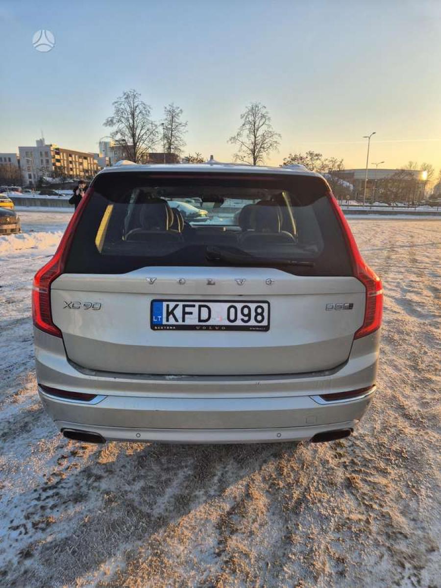 Grey Volvo XC90 2015 in Vilnius, with an engine capacity of 1.97 L and mileage of 257 thousand km for 17900 €, photo 5 on AUTOMOTO.COM.LV
