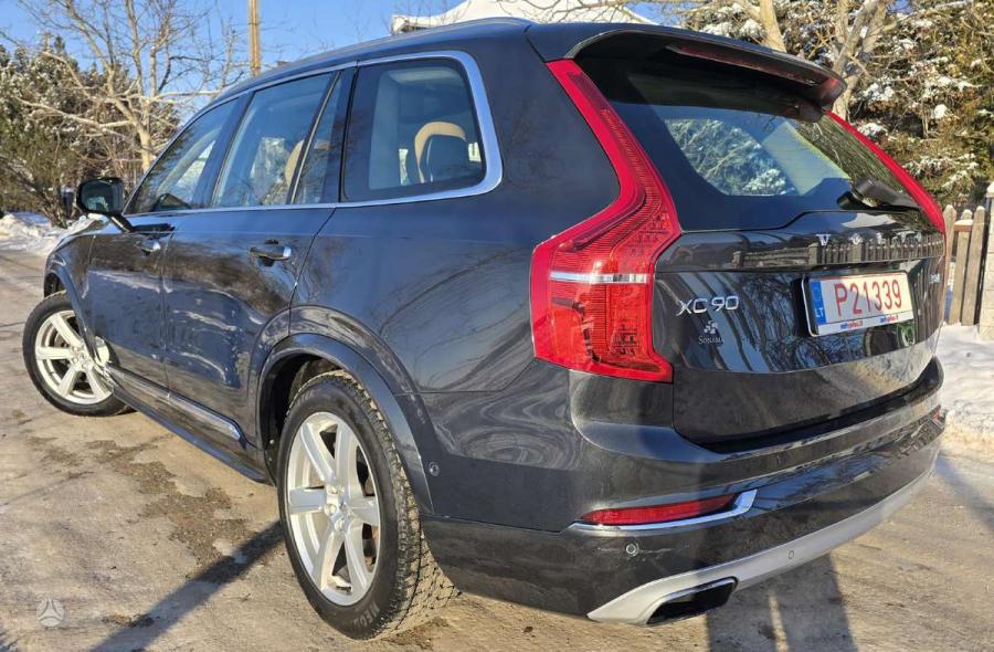 Pelēks Volvo XC90 2015 Kauņa, ar dzinēja tilpumu 1.97 L un nobraukumu 290 tūkst. km par 19350 €, foto 4 vietnē AUTOMOTO.COM.LV