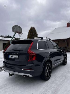 Grey Volvo XC90 2015 in Vilnius, with an engine capacity of 1.97 L and mileage of 252 thousand km for 22500 €, photo 4 on AUTOMOTO.COM.LV