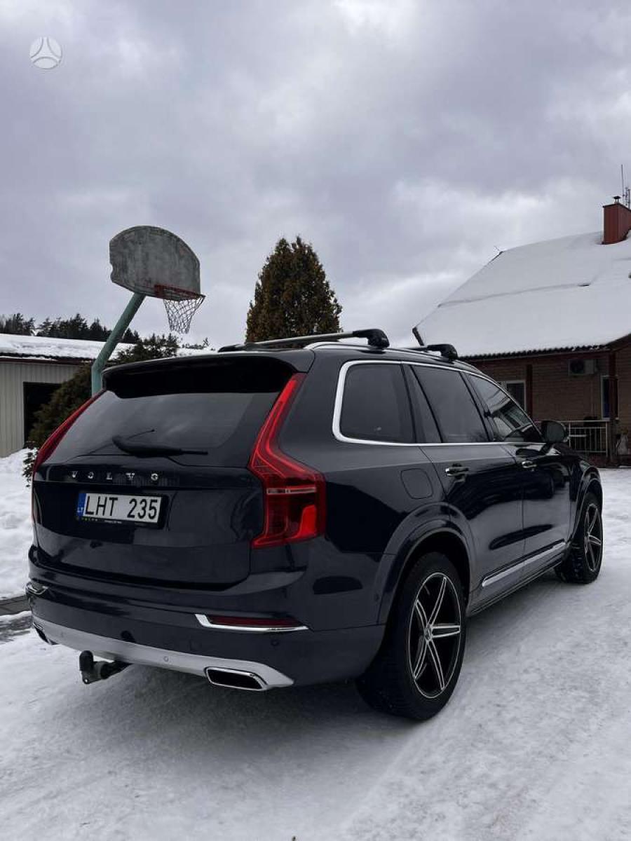 Grey Volvo XC90 2015 in Vilnius, with an engine capacity of 1.97 L and mileage of 252 thousand km for 22500 €, photo 4 on AUTOMOTO.COM.LV