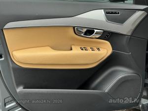 Pelēks Volvo XC90 2015 Tallina, ar dzinēja tilpumu 2.00 L un nobraukumu 161 tūkst. km par 25995 €, foto 12 vietnē AUTOMOTO.COM.LV
