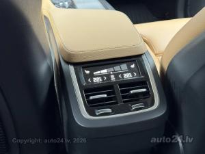 Pelēks Volvo XC90 2015 Tallina, ar dzinēja tilpumu 2.00 L un nobraukumu 161 tūkst. km par 25995 €, foto 19 vietnē AUTOMOTO.COM.LV