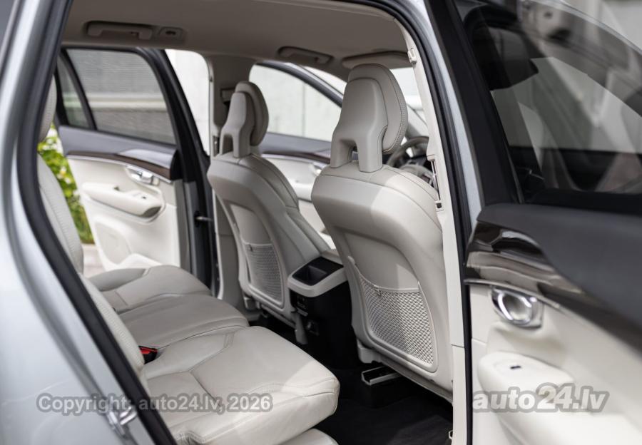 Grey Volvo XC90 2015 in Tallinn, with an engine capacity of 2.00 L and mileage of 325 thousand km for 16900 €, photo 10 on AUTOMOTO.COM.LV