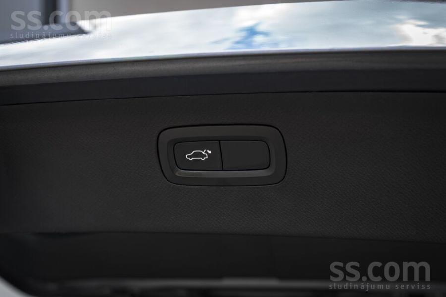 Pelēks Volvo XC90 2015 Rīga, ar dzinēja tilpumu 2.00 L un nobraukumu 319 tūkst. km par 14990 €, foto 8 vietnē AUTOMOTO.COM.LV