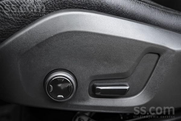 Pelēks Volvo XC90 2015 Rīga, ar dzinēja tilpumu 2.00 L un nobraukumu 319 tūkst. km par 14990 €, foto 10 vietnē AUTOMOTO.COM.LV