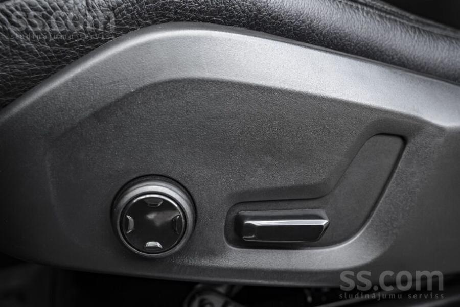 Pelēks Volvo XC90 2015 Rīga, ar dzinēja tilpumu 2.00 L un nobraukumu 319 tūkst. km par 14990 €, foto 11 vietnē AUTOMOTO.COM.LV