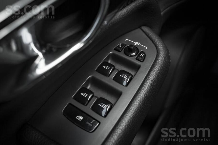 Pelēks Volvo XC90 2015 Rīga, ar dzinēja tilpumu 2.00 L un nobraukumu 319 tūkst. km par 14990 €, foto 29 vietnē AUTOMOTO.COM.LV