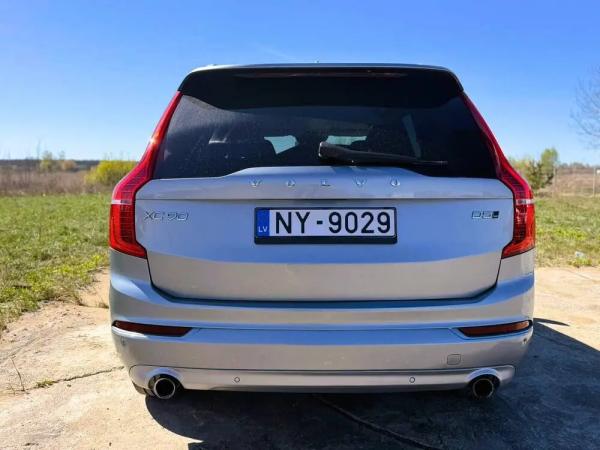 Grey Volvo XC90 2015 in Riga, with an engine capacity of 2.00 L and mileage of 283 thousand km for 16350 €, photo 5 on AUTOMOTO.COM.LV
