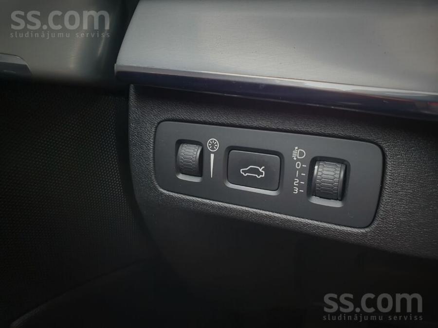 Pelēks Volvo XC90 2015 Jelgava, ar dzinēja tilpumu 2.00 L un nobraukumu 265 tūkst. km par 18600 €, foto 25 vietnē AUTOMOTO.COM.LV
