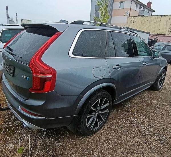 Grey Volvo XC90 2015 in Kaunas, with an engine capacity of 1.97 L and mileage of 249 thousand km for 14999 €, photo 1 on AUTOMOTO.COM.LV