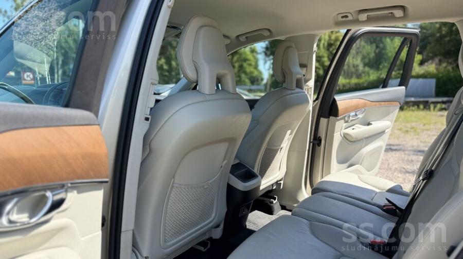Grey Volvo XC90 2015 in Jelgava, with an engine capacity of 2.00 L and mileage of 185 thousand km for 19990 €, photo 12 on AUTOMOTO.COM.LV